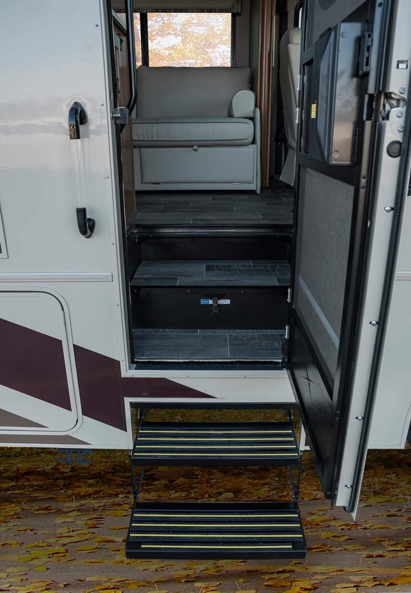 Winnebago Sunstar Class A Motorhome: Specs, Prices & Review