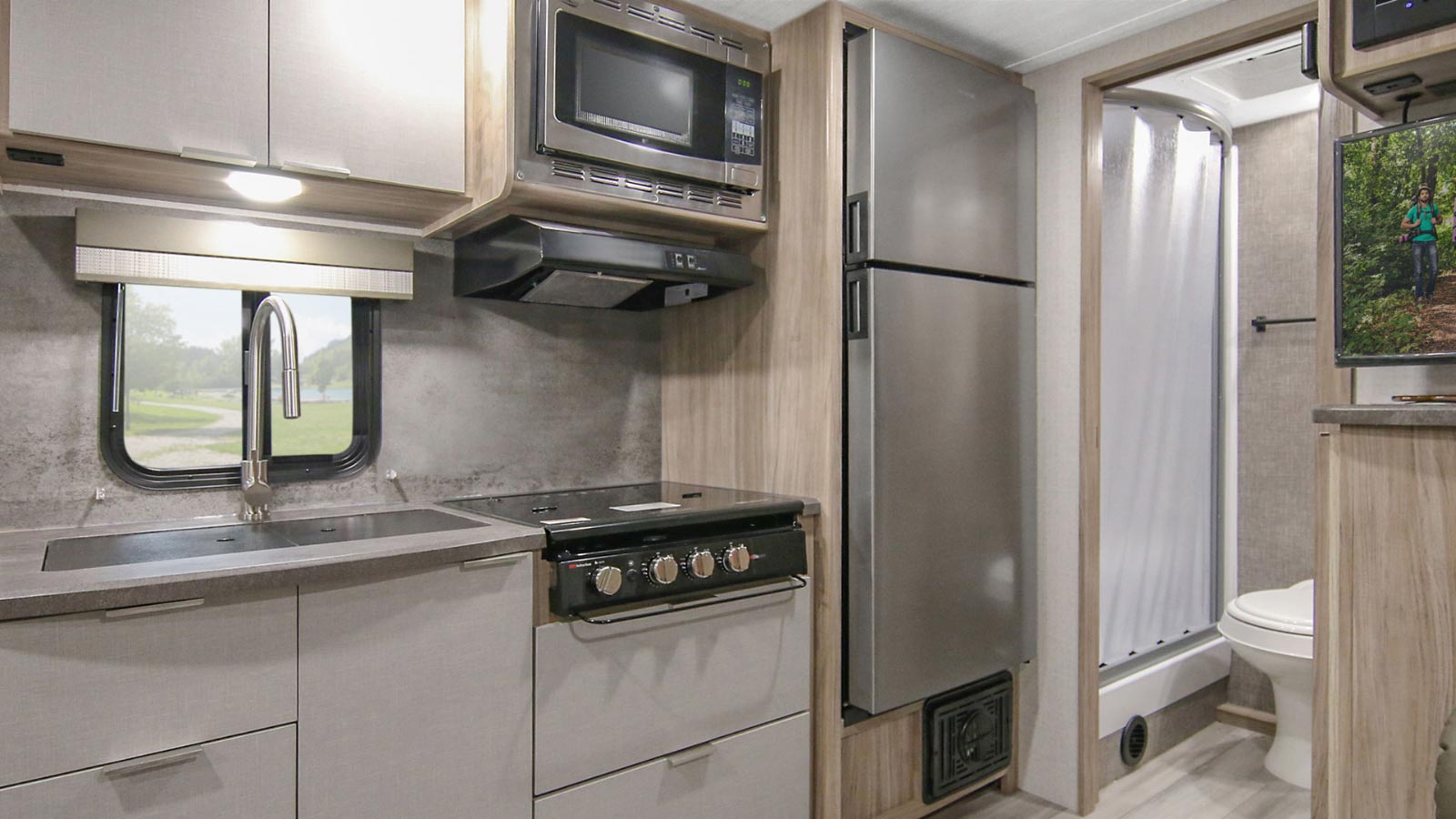 Winnebago Micro Minnie Travel Trailer: Specs, Price & Review