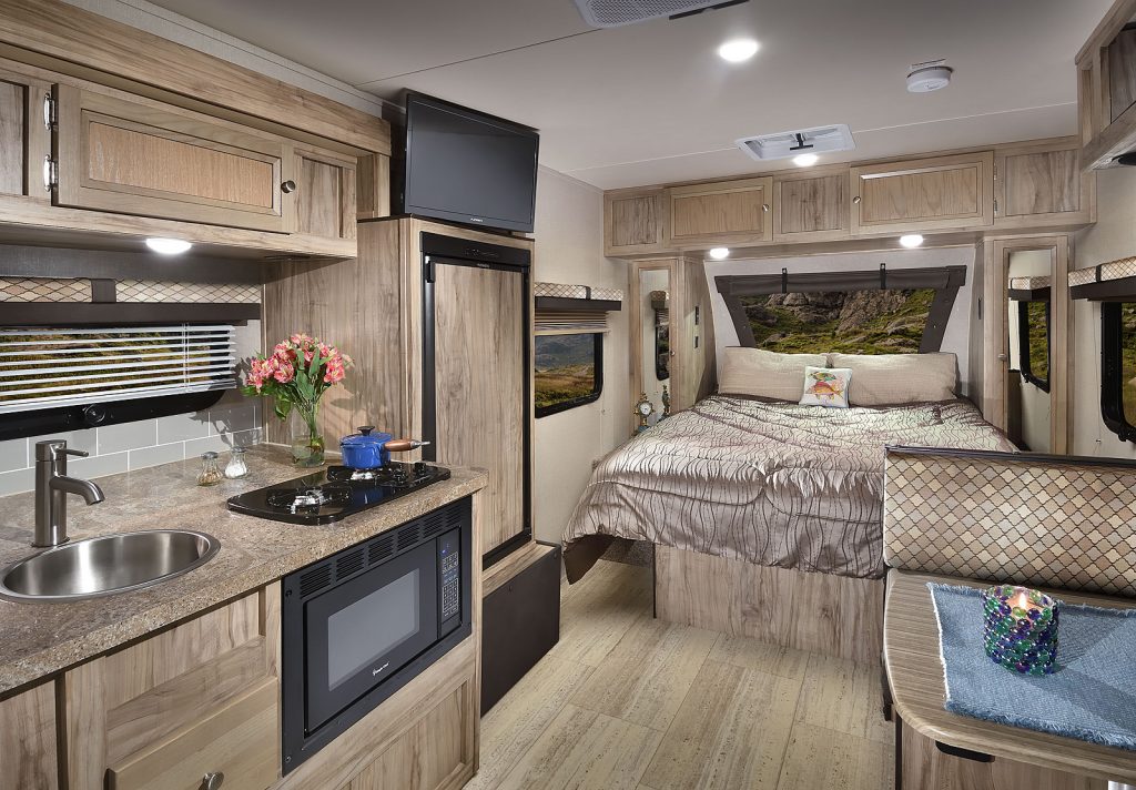 Palomino Travel Trailers: Key Specs and Features