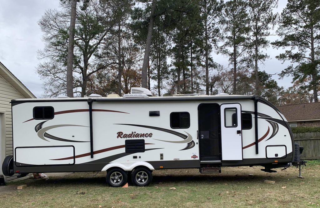 Top 6 Travel trailers with King size beds