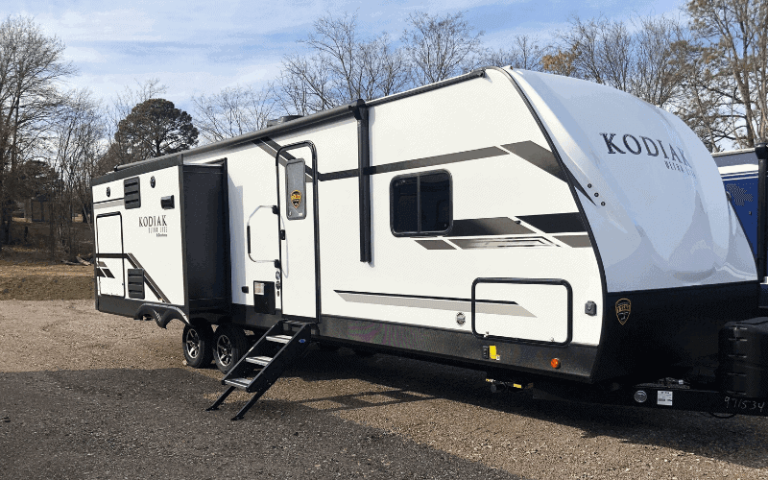 Top 6 Travel trailers with King size beds