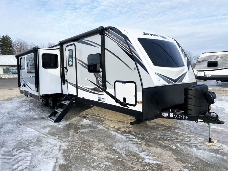 Top 6 Travel trailers with King size beds