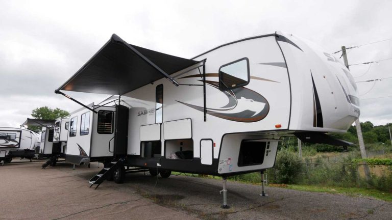 Find The Best 3-Bedroom Motorhome Or Travel Trailer For Your Family